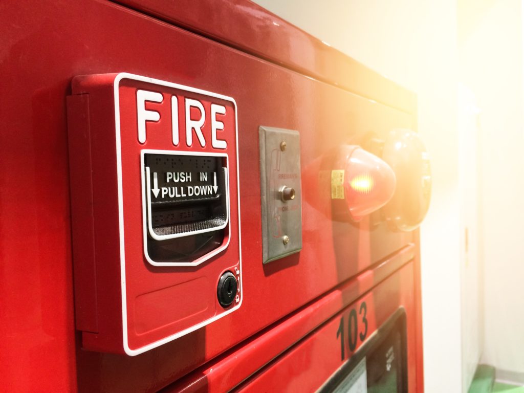 Sistemas de Detección de Incendios, Alarmas con Estrobos y Estaciones ...